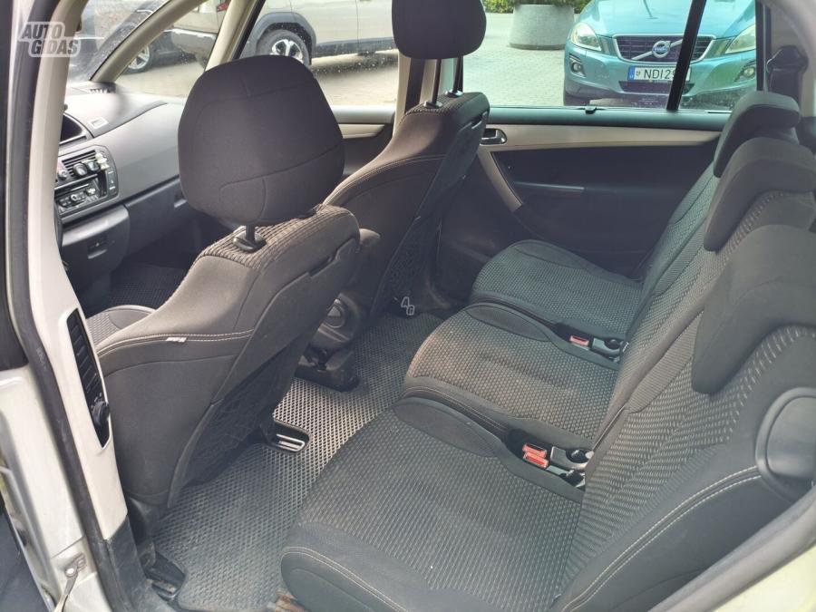 Grey Citroen C4 Grand Picasso 2010 in Klaipeda, with an engine capacity of 2.00 L and mileage of 262 thousand km for 2000 €, photo 6 on AUTOMOTO.COM.LV