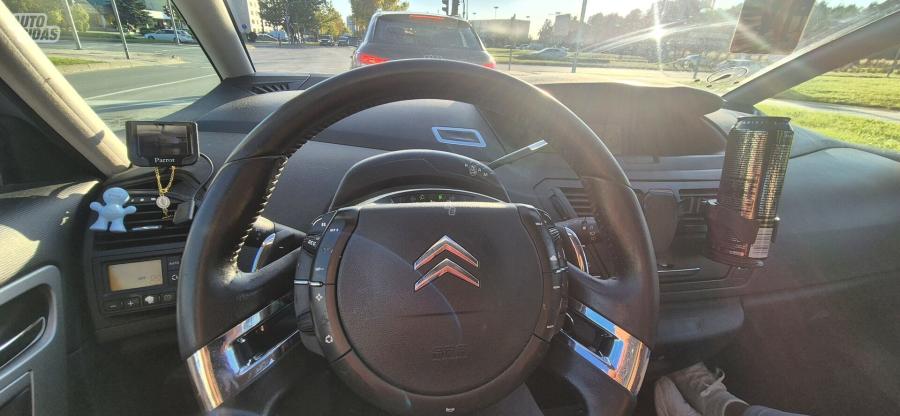 Pelēks Citroen C4 Grand Picasso 2010 Mažeikiai, ar dzinēja tilpumu 2.00 L un nobraukumu 308 tūkst. km par 2200 €, foto 9 vietnē AUTOMOTO.COM.LV