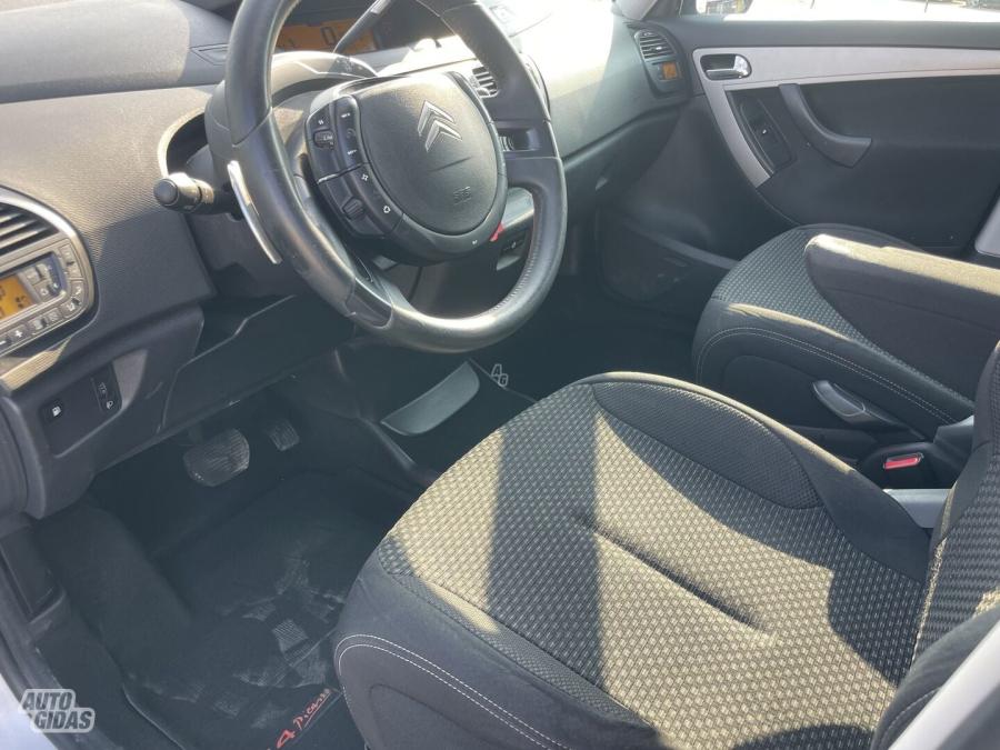Pelēks Citroen C4 Grand Picasso 2011 Kauņa, ar dzinēja tilpumu 1.60 L un nobraukumu 303 tūkst. km par 2650 €, foto 23 vietnē AUTOMOTO.COM.LV
