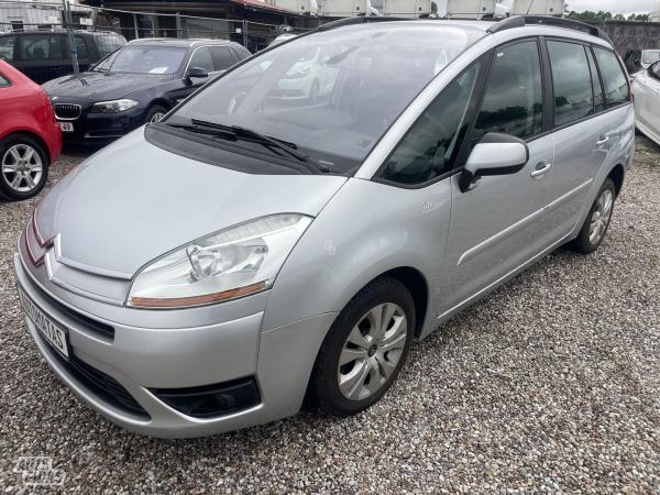 Grey Citroen C4 Grand Picasso 2011 in Kaunas, with an engine capacity of 1.60 L and mileage of 301 thousand km for 2400 €, photo 2 on AUTOMOTO.COM.LV