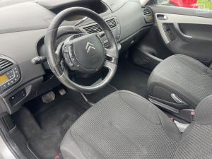 Pelēks Citroen C4 Grand Picasso 2011 Kauņa, ar dzinēja tilpumu 1.60 L un nobraukumu 301 tūkst. km par 2400 €, foto 18 vietnē AUTOMOTO.COM.LV