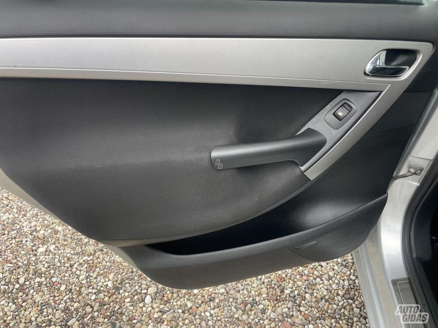 Pelēks Citroen C4 Grand Picasso 2011 Kauņa, ar dzinēja tilpumu 1.60 L un nobraukumu 301 tūkst. km par 2400 €, foto 21 vietnē AUTOMOTO.COM.LV