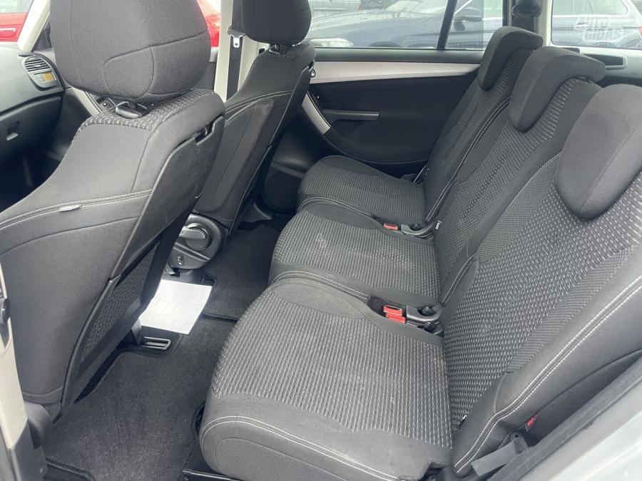 Pelēks Citroen C4 Grand Picasso 2011 Kauņa, ar dzinēja tilpumu 1.60 L un nobraukumu 301 tūkst. km par 2400 €, foto 23 vietnē AUTOMOTO.COM.LV
