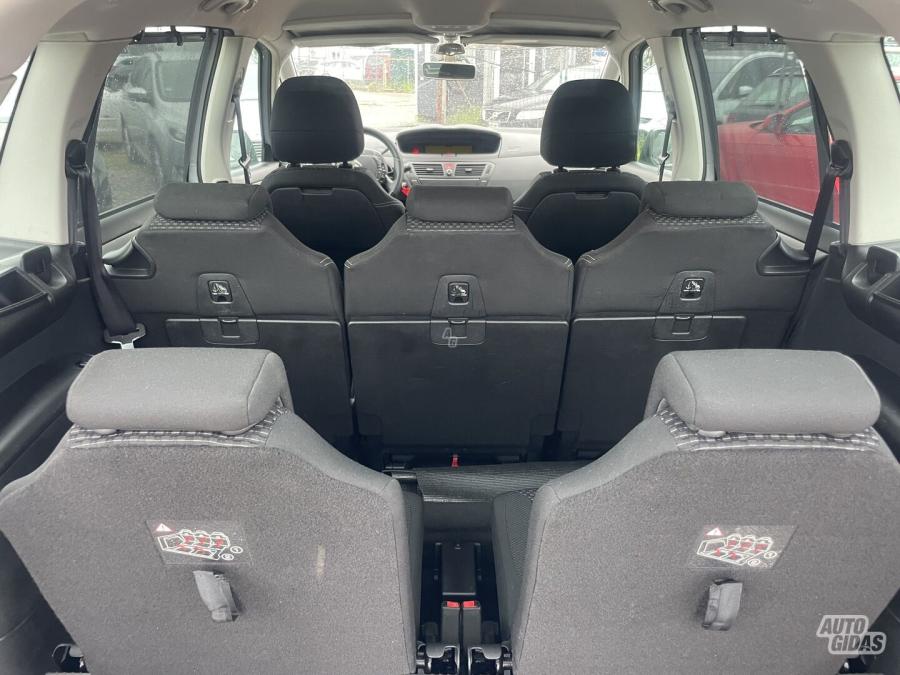 Pelēks Citroen C4 Grand Picasso 2011 Kauņa, ar dzinēja tilpumu 1.60 L un nobraukumu 301 tūkst. km par 2400 €, foto 24 vietnē AUTOMOTO.COM.LV