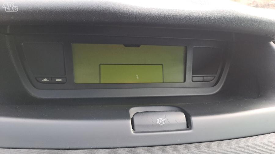 Pelēks Citroen C4 Grand Picasso 2012 Viļņa, ar dzinēja tilpumu 1.60 L un nobraukumu 245 tūkst. km par 3050 €, foto 22 vietnē AUTOMOTO.COM.LV