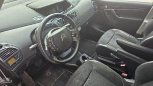 Grey Citroen C4 Grand Picasso 2012 in Vilnius, with an engine capacity of 2.00 L and mileage of 375 thousand km for 3499 €, photo 6 on AUTOMOTO.COM.LV