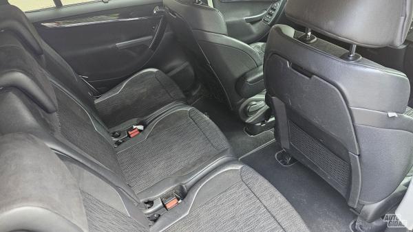 Grey Citroen C4 Grand Picasso 2012 in Vilnius, with an engine capacity of 2.00 L and mileage of 375 thousand km for 3499 €, photo 7 on AUTOMOTO.COM.LV