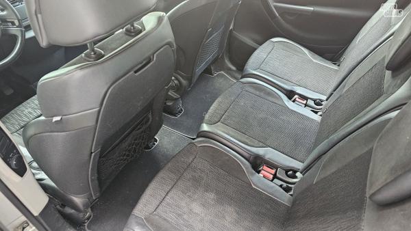 Grey Citroen C4 Grand Picasso 2012 in Vilnius, with an engine capacity of 2.00 L and mileage of 375 thousand km for 3499 €, photo 8 on AUTOMOTO.COM.LV