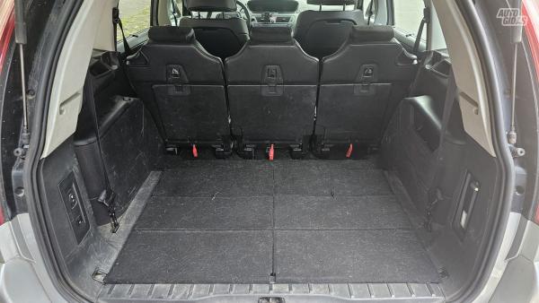 Grey Citroen C4 Grand Picasso 2012 in Vilnius, with an engine capacity of 2.00 L and mileage of 375 thousand km for 3499 €, photo 9 on AUTOMOTO.COM.LV