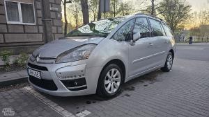 Grey Citroen C4 Grand Picasso 2012 in Vilnius, with an engine capacity of 2.00 L and mileage of 375 thousand km for 3499 €, photo  on AUTOMOTO.COM.LV