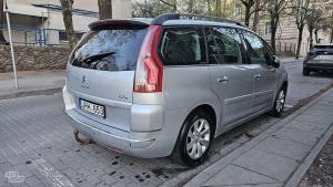 Grey Citroen C4 Grand Picasso 2012 in Vilnius, with an engine capacity of 2.00 L and mileage of 375 thousand km for 3499 €, photo 3 on AUTOMOTO.COM.LV