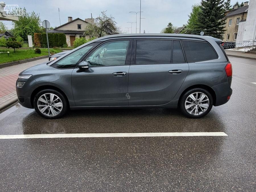 Grey Citroen C4 Grand Picasso 2014 in Vilnius, with an engine capacity of 2.00 L and mileage of 251 thousand km for 5500 €, photo 5 on AUTOMOTO.COM.LV