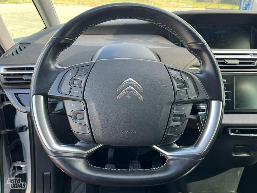 Grey Citroen C4 Grand Picasso 2015 in Marijampole, with an engine capacity of 1.20 L and mileage of 141 thousand km for 5250 €, photo 12 on AUTOMOTO.COM.LV
