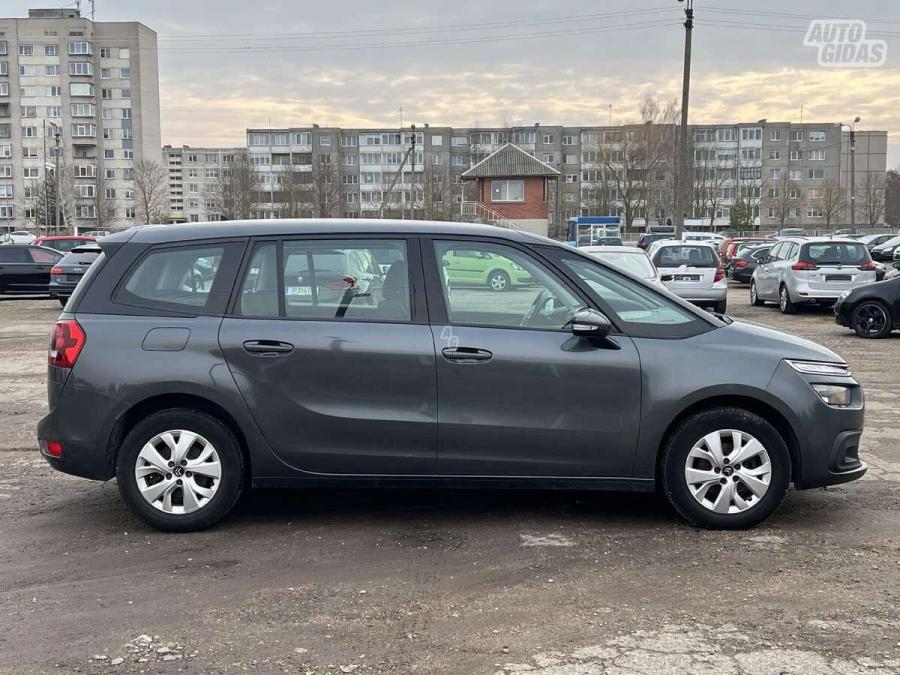 Grey Citroen C4 Grand Picasso 2017 in Kedainiai, with an engine capacity of 1.60 L and mileage of 238 thousand km for 5999 €, photo 6 on AUTOMOTO.COM.LV