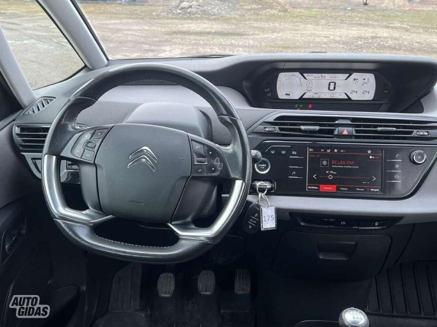 Grey Citroen C4 Grand Picasso 2017 in Kedainiai, with an engine capacity of 1.60 L and mileage of 238 thousand km for 5999 €, photo 18 on AUTOMOTO.COM.LV