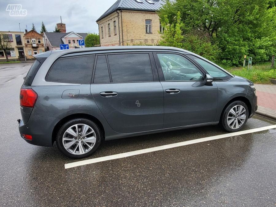 Grey Citroen C4 Grand Picasso 2014 in Vilnius, with an engine capacity of 2.00 L and mileage of 251 thousand km for 5500 €, photo 3 on AUTOMOTO.COM.LV