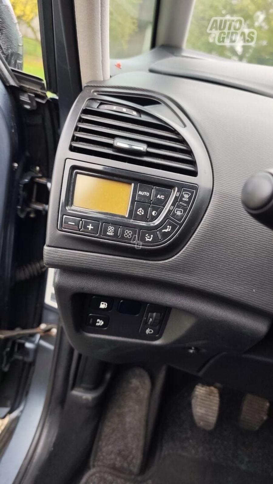 Citroen C4 Grand Picasso 2006 in Marijampole, with an engine capacity of 1.60 L and mileage of 326 thousand km for 550 €, photo 20 on AUTOMOTO.COM.LV