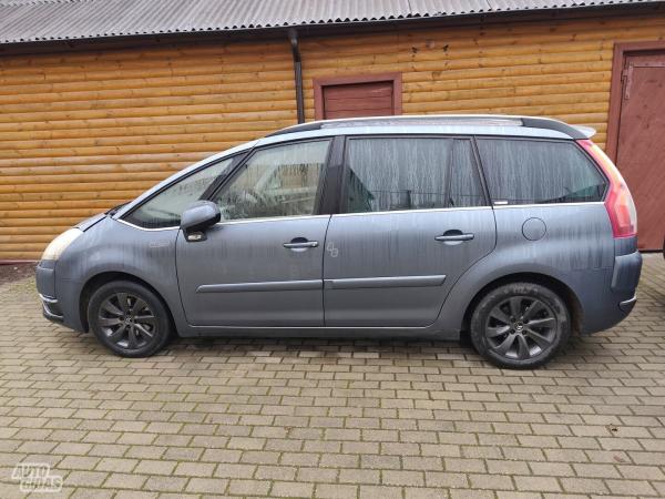 Ситроен C4 Grand Picasso 2007 в Акмяне, объемом двигателя 2.00 л и пробегом 286 тыс. км за 2200 €, фото 4 на AUTOMOTO.COM.LV