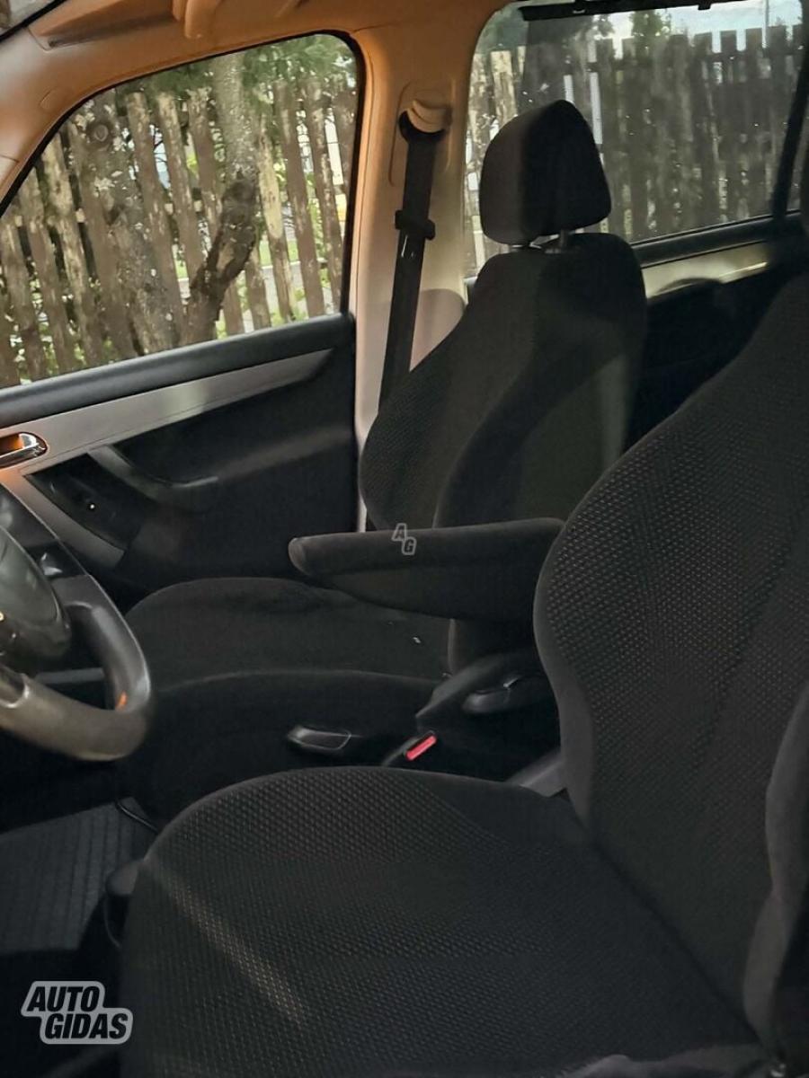 Citroen C4 Grand Picasso 2007 Viļņa, ar dzinēja tilpumu 2.00 L un nobraukumu 286 tūkst. km par 1650 €, foto 11 vietnē AUTOMOTO.COM.LV