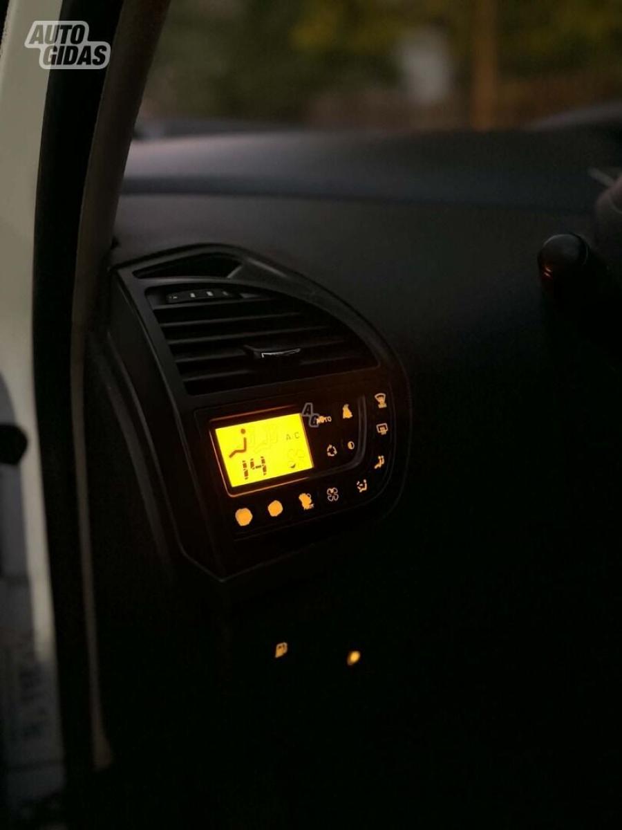 Citroen C4 Grand Picasso 2007 Viļņa, ar dzinēja tilpumu 2.00 L un nobraukumu 286 tūkst. km par 1650 €, foto 19 vietnē AUTOMOTO.COM.LV