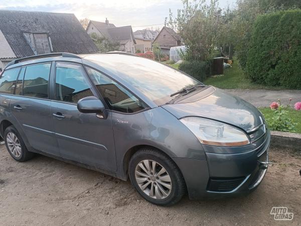 Ситроен C4 Grand Picasso 2007 в Расейняй на AUTOMOTO.COM.LV Ситроен C4 Grand Picasso 2007 в Расейняй, объемом двигателя 1.60 л и пробегом 389 тыс. км за 530 €, фото 1 на AUTOMOTO.COM.LV