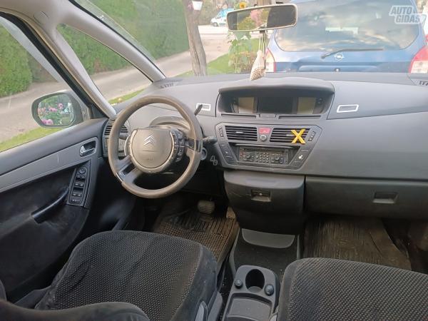 Ситроен C4 Grand Picasso 2007 в Расейняй на AUTOMOTO.COM.LV Ситроен C4 Grand Picasso 2007 в Расейняй, объемом двигателя 1.60 л и пробегом 389 тыс. км за 530 €, фото 7 на AUTOMOTO.COM.LV