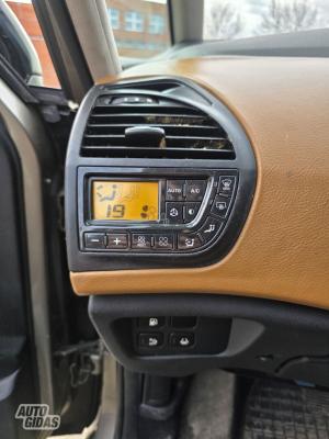 Citroen C4 Grand Picasso 2008 Klaipėda, ar dzinēja tilpumu 2.00 L un nobraukumu 286 tūkst. km par 3000 €, foto 18 vietnē AUTOMOTO.COM.LV