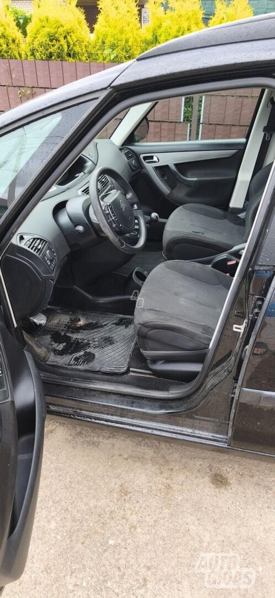 Citroen C4 Grand Picasso 2011 Šauļi, ar dzinēja tilpumu 1.60 L un nobraukumu 272 tūkst. km par 1300 €, foto 6 vietnē AUTOMOTO.COM.LV