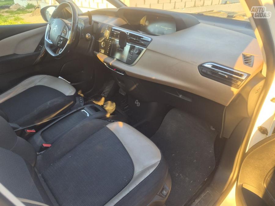 Citroen C4 Grand Picasso 2013 Viļņa, ar dzinēja tilpumu 1.60 L un nobraukumu 277 tūkst. km par 3950 €, foto 7 vietnē AUTOMOTO.COM.LV