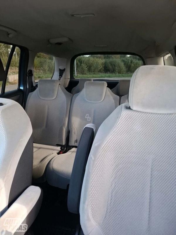 Ситроен C4 Grand Picasso 2009 в Шяуляй на AUTOMOTO.COM.LV Ситроен C4 Grand Picasso 2009 в Шяуляй, объемом двигателя 1.60 л и пробегом 402 тыс. км за 1100 €, фото 9 на AUTOMOTO.COM.LV