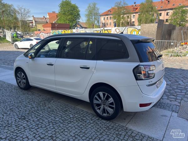 White Citroen C4 Grand Picasso 2015 in Klaipeda, with an engine capacity of 1.60 L and mileage of 325 thousand km for 4900 €, photo 3 on AUTOMOTO.COM.LV