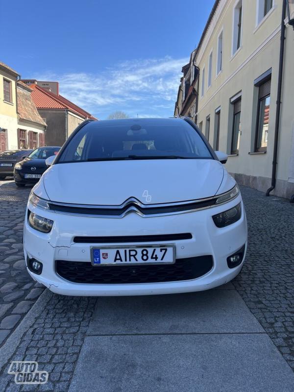 White Citroen C4 Grand Picasso 2015 in Klaipeda, with an engine capacity of 1.60 L and mileage of 325 thousand km for 4900 €, photo 6 on AUTOMOTO.COM.LV