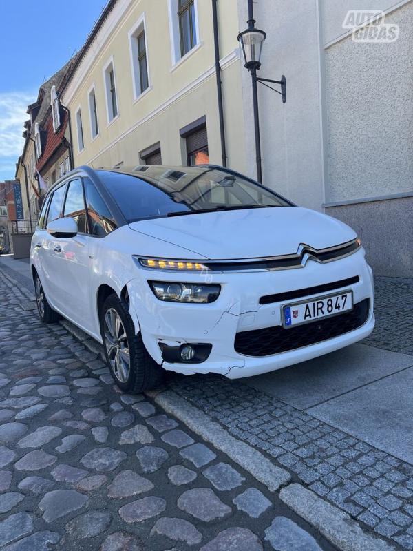 White Citroen C4 Grand Picasso 2015 in Klaipeda, with an engine capacity of 1.60 L and mileage of 325 thousand km for 4900 €, photo 8 on AUTOMOTO.COM.LV