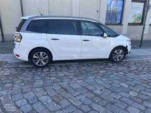 White Citroen C4 Grand Picasso 2015 in Klaipeda, with an engine capacity of 1.60 L and mileage of 325 thousand km for 4900 €, photo 14 on AUTOMOTO.COM.LV