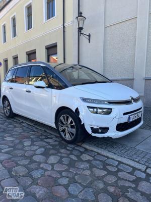 White Citroen C4 Grand Picasso 2015 in Klaipeda, with an engine capacity of 1.60 L and mileage of 325 thousand km for 4900 €, photo 15 on AUTOMOTO.COM.LV
