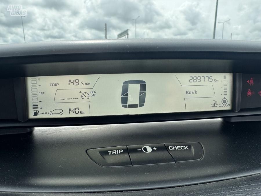 Zaļš Citroen C4 2005 Klaipėda, ar dzinēja tilpumu 1.60 L un nobraukumu 275 tūkst. km par 1550 €, foto 10 vietnē AUTOMOTO.COM.LV
