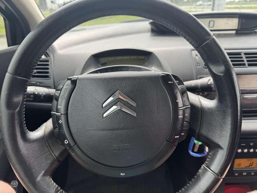 Green Citroen C4 2005 in Klaipeda, with an engine capacity of 1.56 L and mileage of 268 thousand km for 1550 €, photo 12 on AUTOMOTO.COM.LV