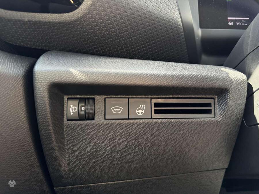 Zaļš Citroen C4 2025 Klaipėda, ar dzinēja tilpumu 1.20 L un nobraukumu 4 tūkst. km par 24500 €, foto 15 vietnē AUTOMOTO.COM.LV