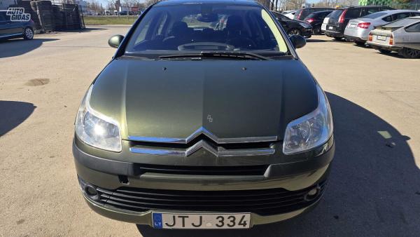 Green Citroen C4 2005 in Kaunas, with an engine capacity of 2.00 L and mileage of 242 thousand km for 1200 €, photo 2 on AUTOMOTO.COM.LV