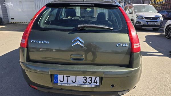 Green Citroen C4 2005 in Kaunas, with an engine capacity of 2.00 L and mileage of 242 thousand km for 1200 €, photo 6 on AUTOMOTO.COM.LV