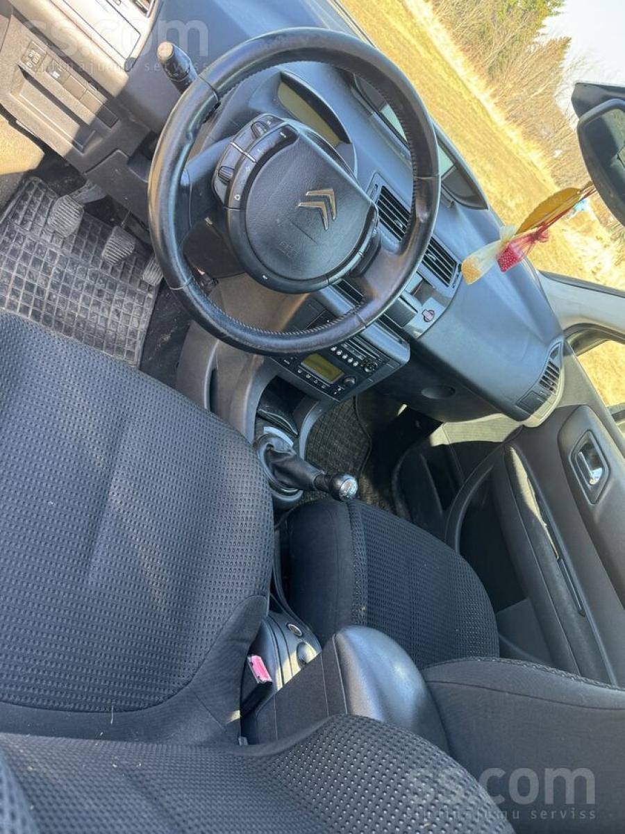 Zaļš Citroen C4 2006 Limbaži, ar dzinēja tilpumu 1.60 L un nobraukumu 375 tūkst. km par 500 €, foto 6 vietnē AUTOMOTO.COM.LV