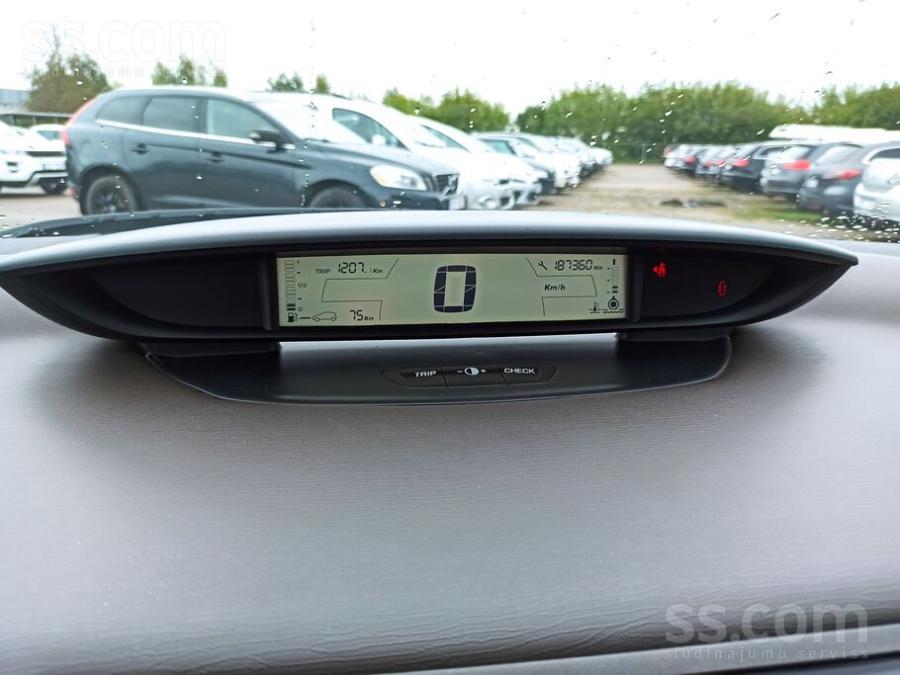 Zaļš Citroen C4 2006 Daugavpils, ar dzinēja tilpumu 1.60 L un nobraukumu 0 tūkst. km par 2100 €, foto 26 vietnē AUTOMOTO.COM.LV