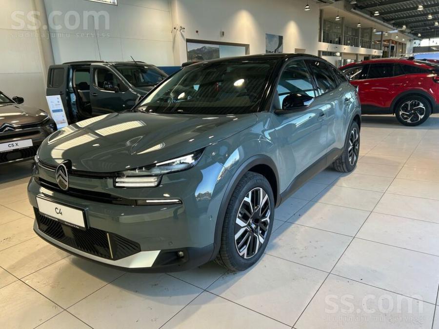 Zaļš Citroen C4 2026 Rīga, ar dzinēja tilpumu 1.20 L un nobraukumu 10 tūkst. km par 25400 €, foto 1 vietnē AUTOMOTO.COM.LV