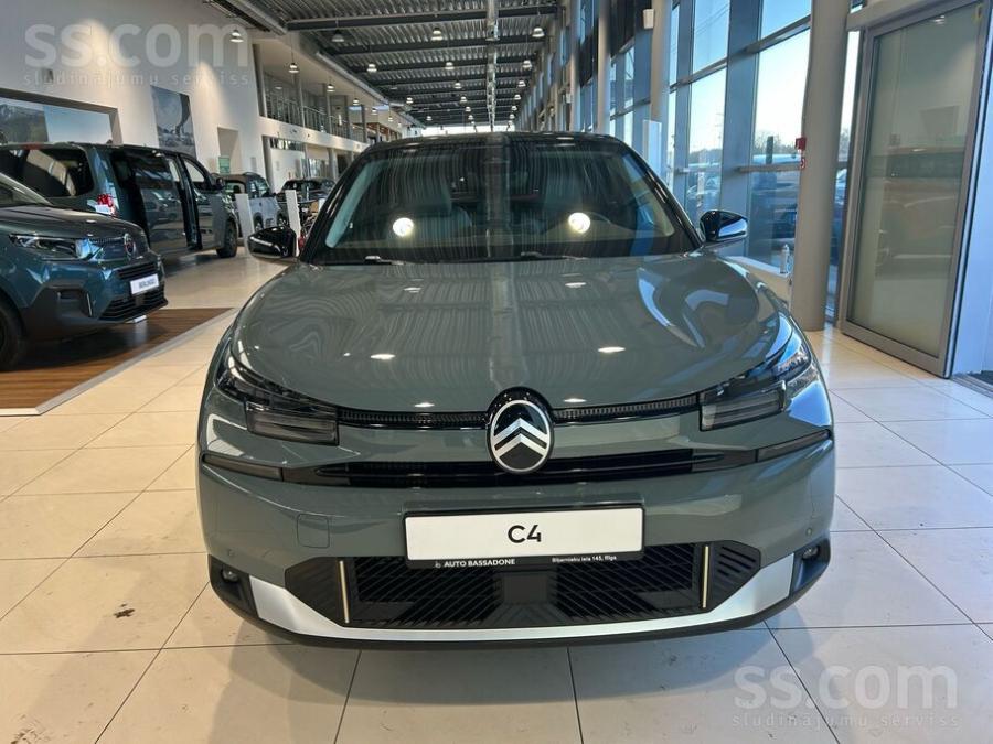 Zaļš Citroen C4 2026 Rīga, ar dzinēja tilpumu 1.20 L un nobraukumu 10 tūkst. km par 25400 €, foto 3 vietnē AUTOMOTO.COM.LV