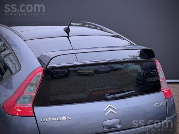 Grey Citroen C4 2005 in Riga, with an engine capacity of 2.00 L and mileage of 111 thousand km for 2990 €, photo 4 on AUTOMOTO.COM.LV