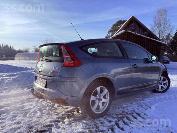 Grey Citroen C4 2005 in Cesis, with an engine capacity of 2.00 L and mileage of 219 thousand km for 2000 €, photo 5 on AUTOMOTO.COM.LV