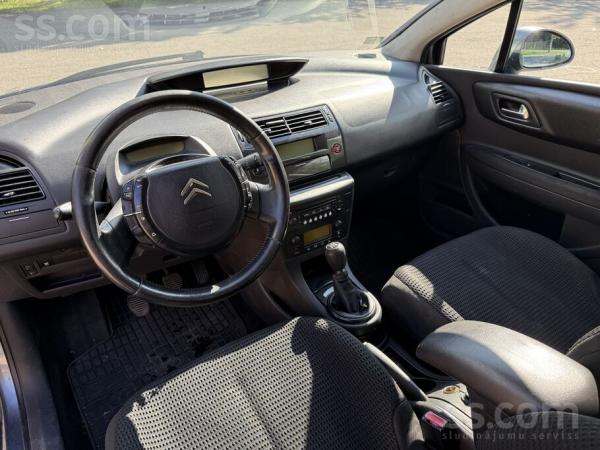 Pelēks Citroen C4 2005 Tukums, ar dzinēja tilpumu 1.60 L un nobraukumu 363 tūkst. km par 800 €, foto 8 vietnē AUTOMOTO.COM.LV