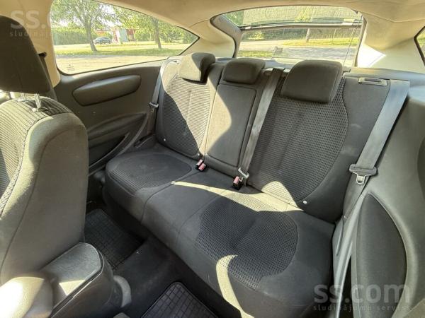 Pelēks Citroen C4 2005 Tukums, ar dzinēja tilpumu 1.60 L un nobraukumu 363 tūkst. km par 800 €, foto 9 vietnē AUTOMOTO.COM.LV