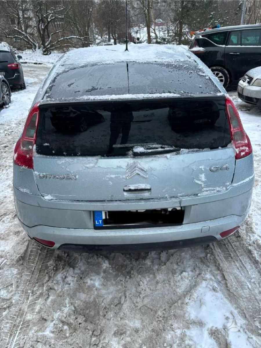 Grey Citroen C4 2006 in Vilnius, with an engine capacity of 1.59 L and mileage of 236 thousand km for 900 €, photo 4 on AUTOMOTO.COM.LV