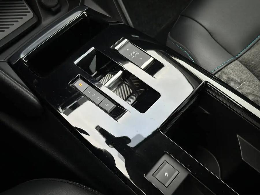 Grey Citroen C4 2021 in Jelgava, with an engine capacity of 0.10 L and mileage of 30 thousand km for 20950 €, photo 11 on AUTOMOTO.COM.LV